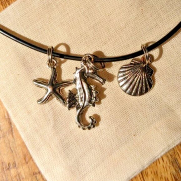Jewelry | Sea Life Necklace W Seahorse Starfish Clam | Poshmark